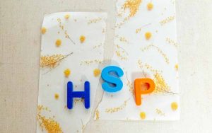 HSP(ハイリー・センシティブ・パーソン)特徴と対応策の詳細解説【医師監修】 | 埼玉県川口市のヒロクリニック心療内科 | ヒロクリニック | メンタル